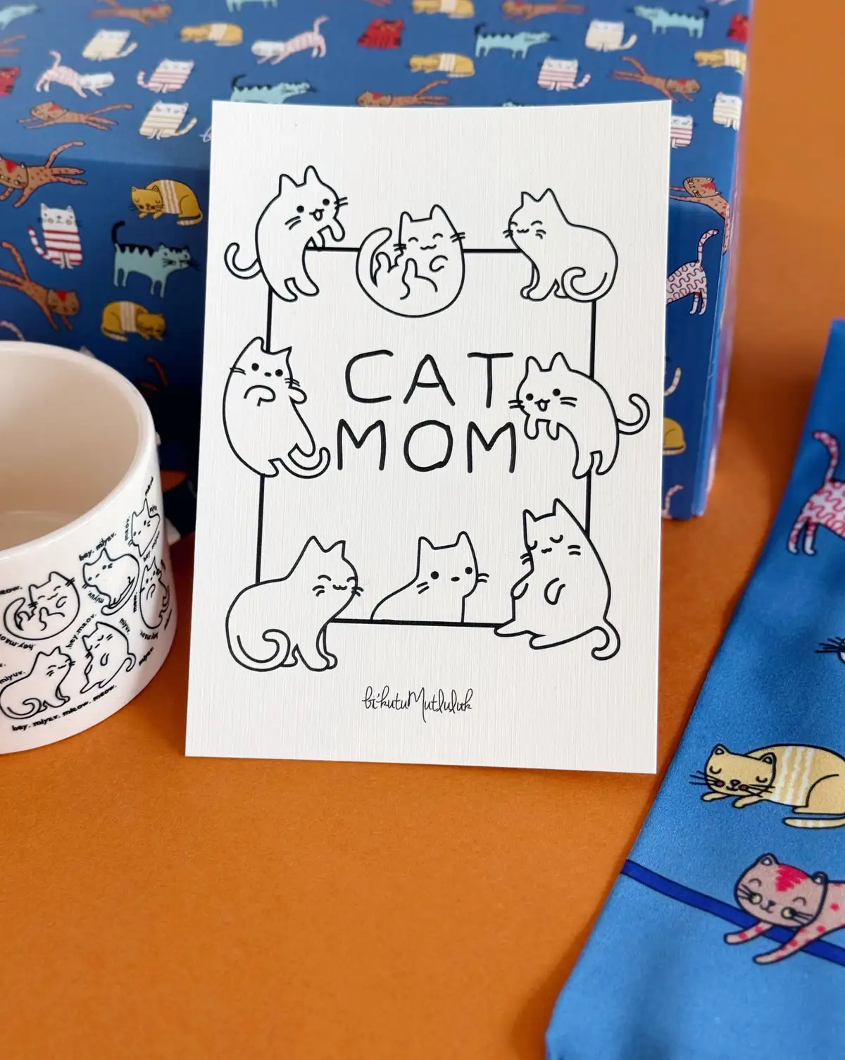 Cat Mom Motto Kartı | Kedi Annesine Hediye Kartpostal | Bikutumutluluk